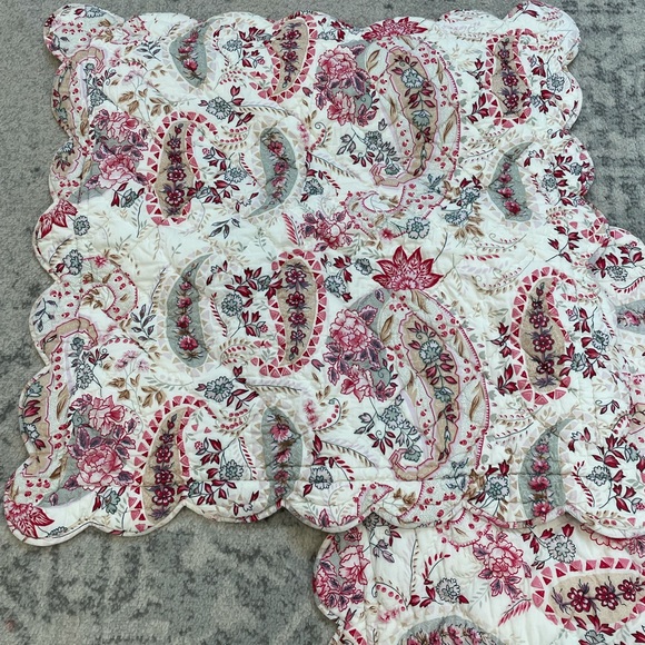 Pottery Barn | Bedding | Pottery Barn Quilt Set Queen 2 Euro Shams ...